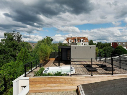 Transformer son toit en terrasse : création d'une terrasse spacieuse et ...
