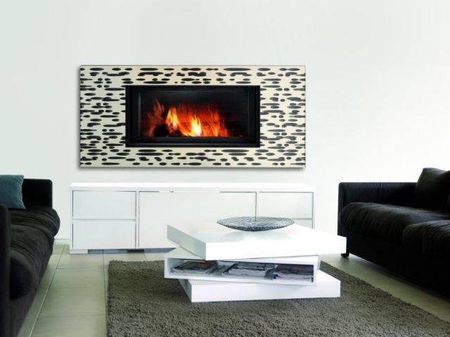 Une cheminée qui ressemble à un tableau