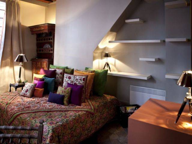 1 intérieur aux accents tziganes