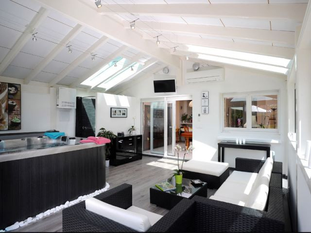 Une véranda convertie en espace de bien-être