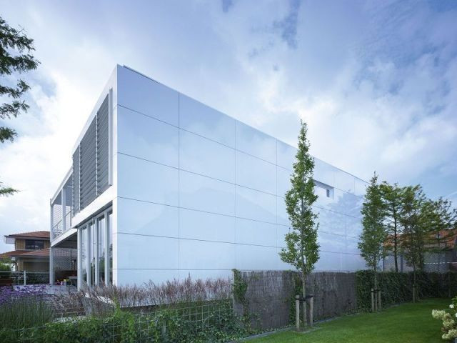 Une lumineuse maison en aluminium