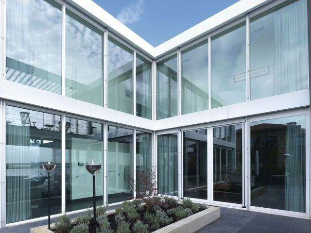 Une lumineuse maison en aluminium