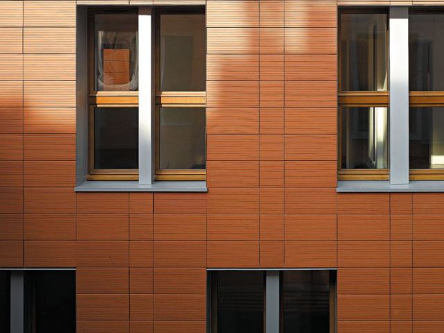 1 mariage bois et métal pour 1 ensemble de logements parisiens