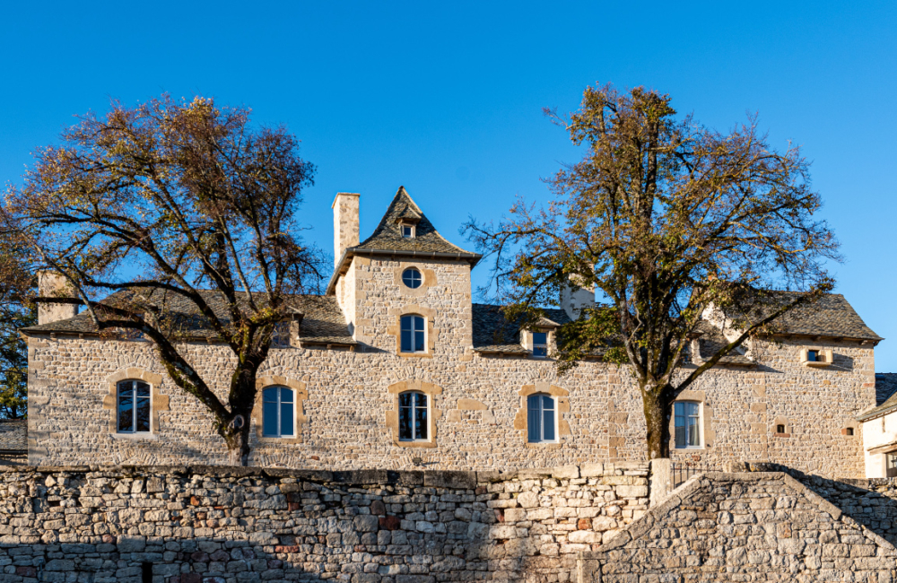 Une bâtisse de plus de 1200 m2 entièrement rénovée