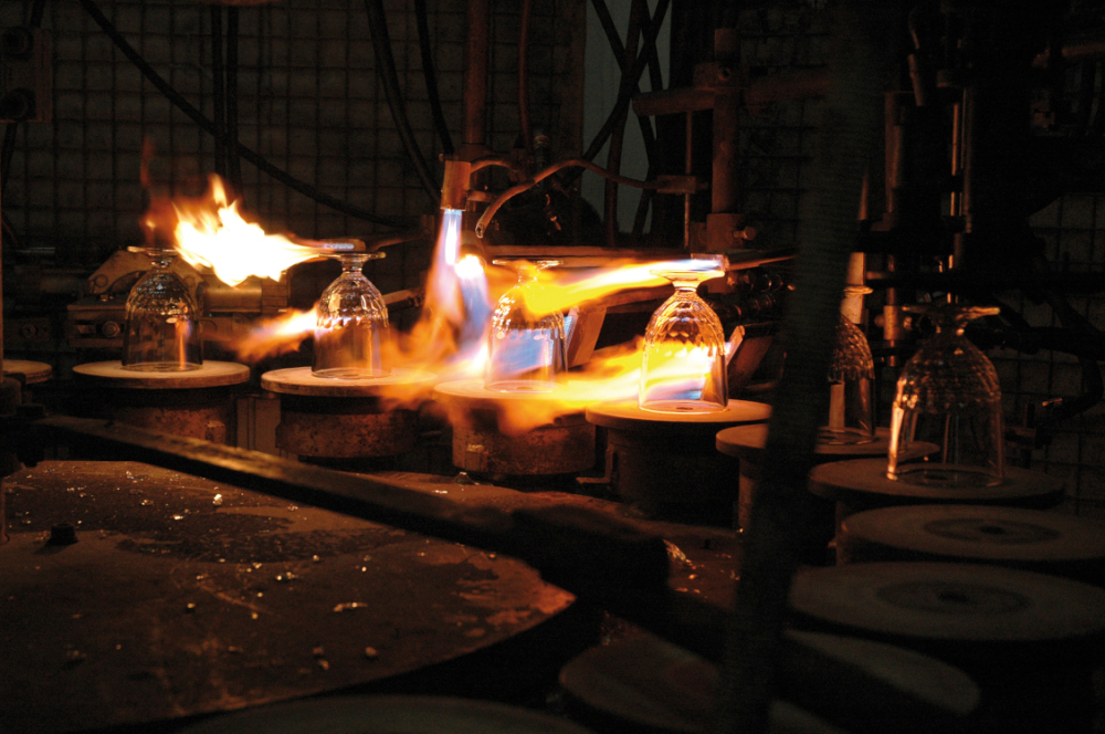 La Rochère fête ses 550 ans, l'histoire de la plus ancienne verrerie de ...